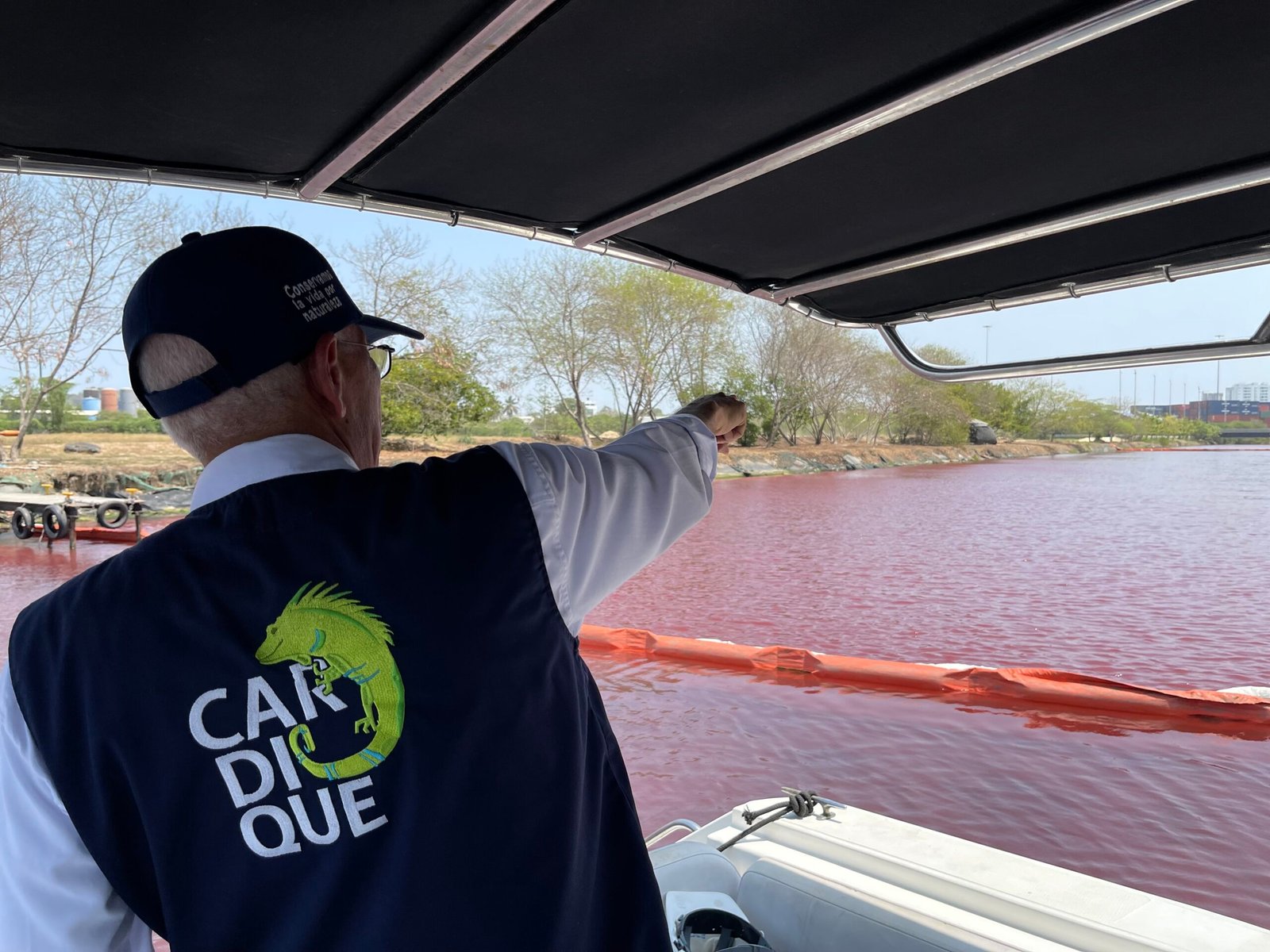 Cardique lidera evaluación de impactos en la Bahía de Cartagena después del incendio en Contecar ...