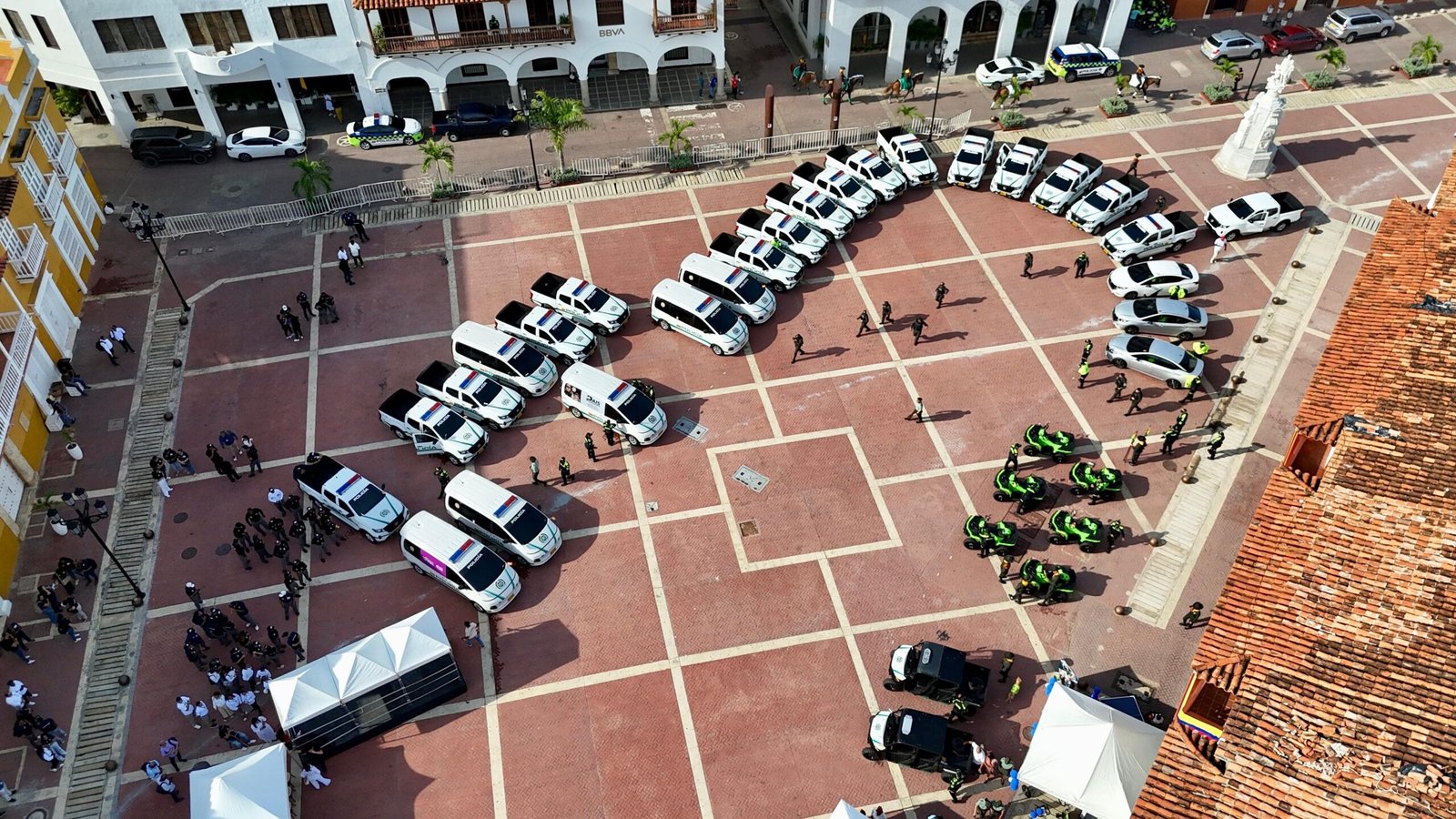 Alcaldía y MinInterior entregaron modernos vehículos a la Policía Metropolitana para fortalecer ...